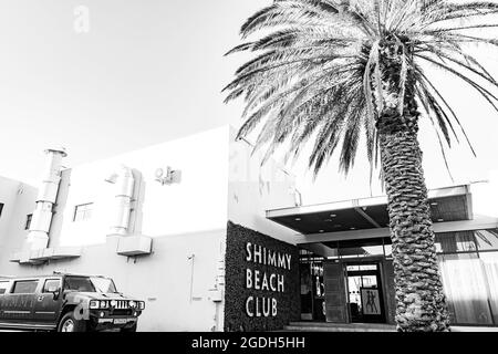 Shimmy Beach Club Bar and Restaurant at Waterfront Docks - Cape Town ...
