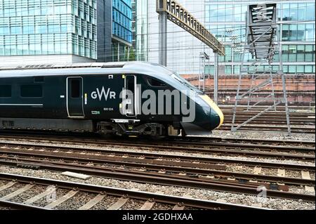 Hitachi class 800 locomotives at Paddington station Stock Photo - Alamy
