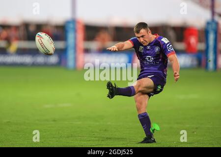 Harry Smith (20) of Wigan Warriors in action Stock Photo - Alamy