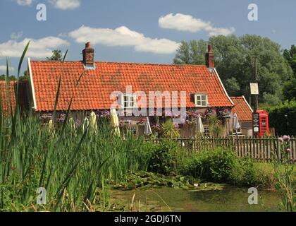 The Fox pub Newbourne village Suffolk England Stock Photo - Alamy