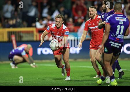 Kingston Upon Hull, UK. 13th Aug, 2021. Greg Minikin (3) of Hull KR ...