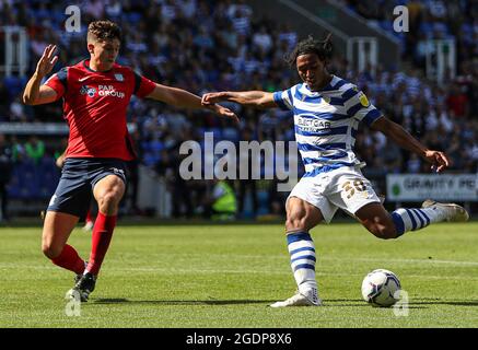 Reading's Femi Azeez (right) shoots at goal during the Sky Bet ...