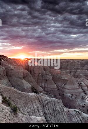 Sunrise over the badlands from Big Badlands Overlook in Badlands ...