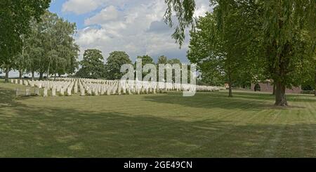 HQ Panorama - Hanover War Cemetery (CWGC) 2. WW and Military Cemetery ...