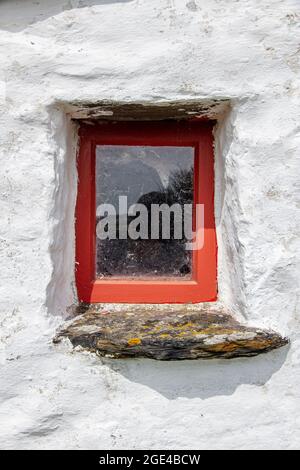 old stone cottage,shed,outhouse,disrepair,decrepit,red rusted galvanise ...