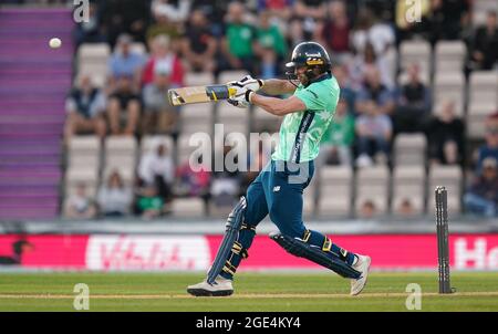 Oval Invincibles' Alex Blake during The Hundred match at The Ageas Bowl ...