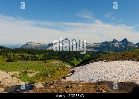 View of the Tatoosh Range from the Skyline Trail at Paradise in Mt ...