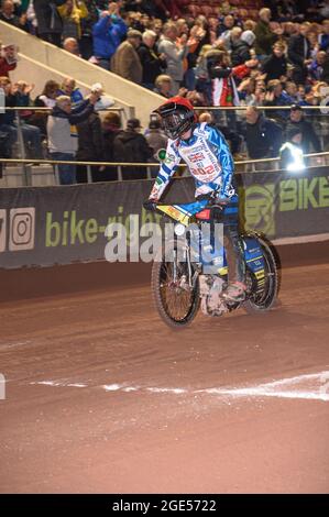 MANCHESTER, UK. AUGUST 16TH Adam Ellis (White) leads Richard Lawson ...