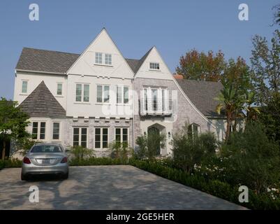 Actress Esther Williams and Fernando Lamas at a dinner party Stock ...