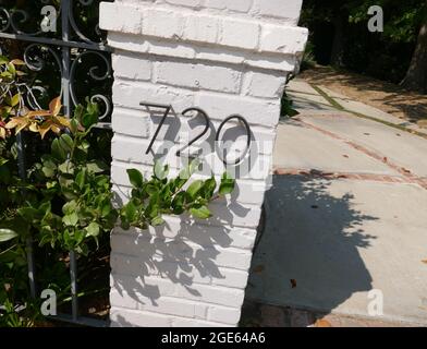 NANCY SINATRA US singer in Carnaby Street, London, in 1966 Stock Photo ...