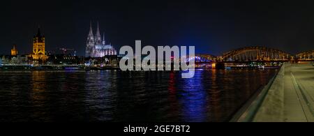 Cologne night panorama Stock Photo - Alamy