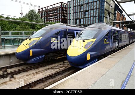 Two class 395 locomotives at St Pancras station Stock Photo - Alamy