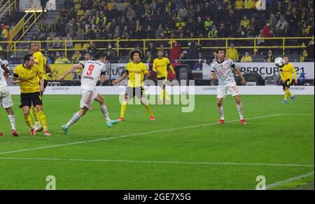 Dortmund, Deutschland. 17th Aug, 2021. firo: 17.08.2021, Fuvuball, 2nd ...
