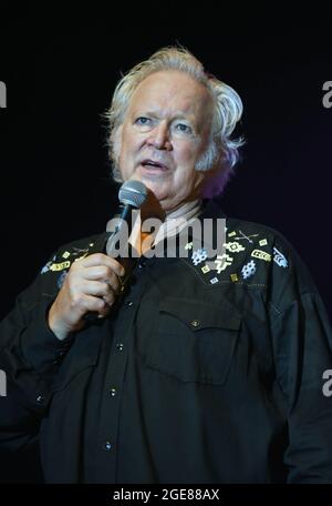 Hiawassee, GA, USA. 17th Aug, 2021. T Graham Brown on stage for T ...