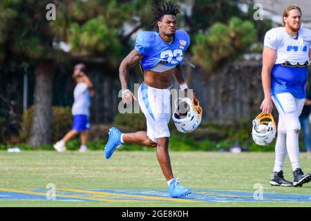 Safety (33) Derwin James, Jr. of the Los Angeles Chargers against the ...