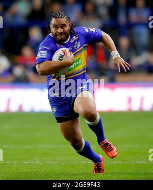 Leeds, UK. 6 August 2021 - Konrad Hurrell (4) of Leeds Rhinos cuts ...