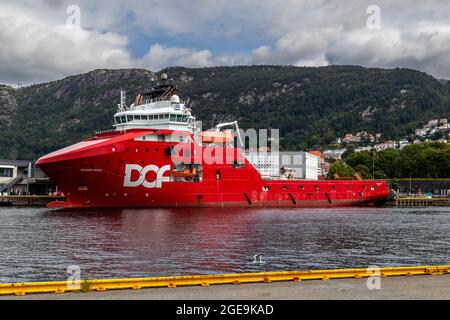 Offshore vessel Skandi Vega (AHTS anchor handling tug supply, b.2010 ...