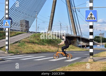 Pedestrian crossing traffic sign equipped with solar-powered warning ...