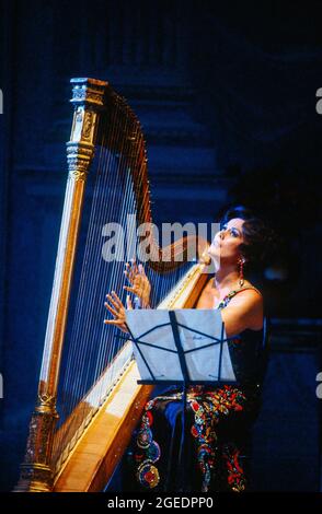 KIRI TE KANAWA New Zealand Opera singer 1991 Stock Photo - Alamy