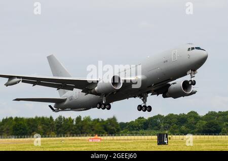 Boeing KC-767 military aerial refuelling and strategic transport ...
