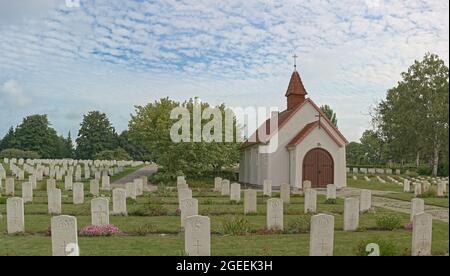 HQ Panorama - Hanover War Cemetery (CWGC) 2. WW and Military Cemetery ...