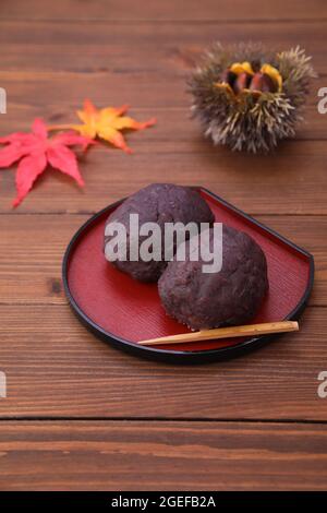 Ohagi (Japanese rice cakes covered with soybean Stock Photo - Alamy