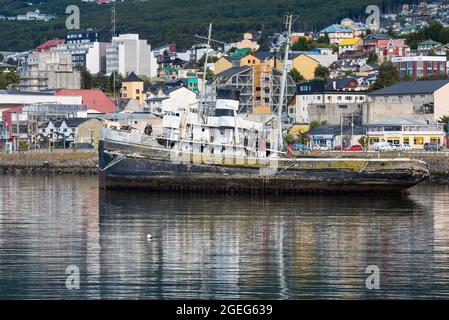 USHUAIA, ARGENTINA - april 04. 2018: big cruise ship at the Port of ...