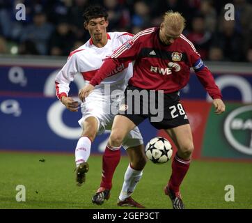 CARSTEN RAMELOW BAYER 04 LEVERKUSEN HAMPDEN PARK GLASGOW SCOTLAND 15 ...