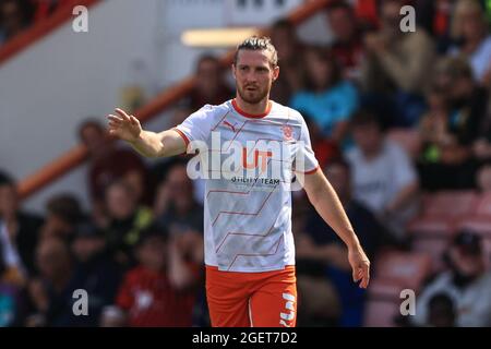 James Husband #3 of Blackpool gives his team instructions Stock Photo ...