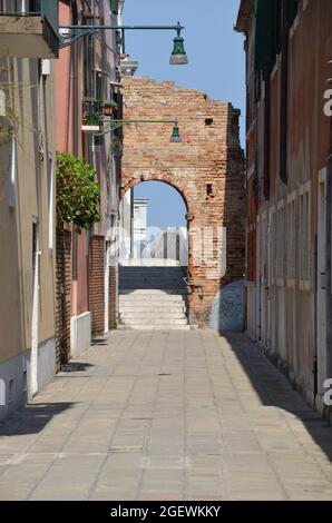 Veduta of Venice with an arch, a church and a palace Stock Photo - Alamy
