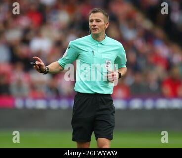 Referee Michael Salisbury during the Huddersfield Town AFC v Manchester ...