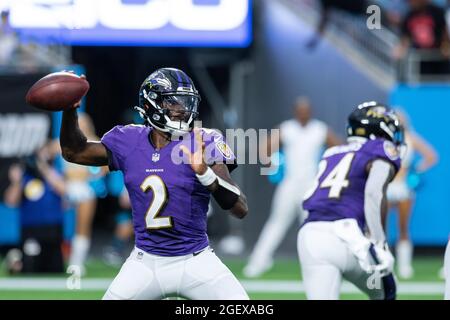 Baltimore Ravens quarterback Tyler Huntley (5) throws during an NFL ...