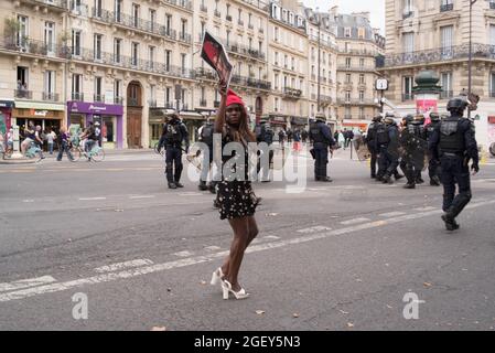 Paris ; 21 Aout 2021 Marche Pacifique citoyenne contre le PASS ...