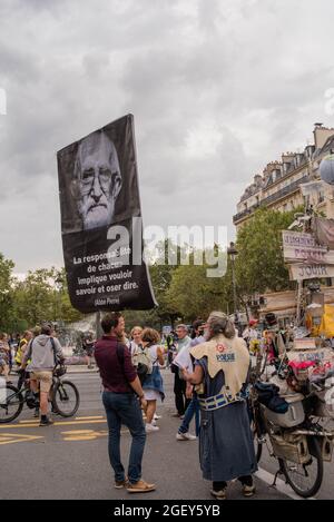 Paris ; 21 Aout 2021 Marche Pacifique citoyenne contre le PASS ...