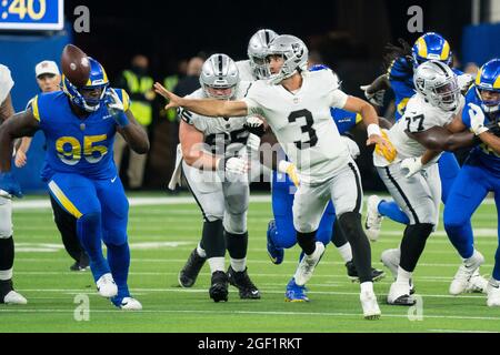 Las Vegas Raiders quarterback Nathan Peterman (3) during an NFL ...