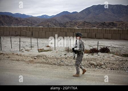 Soldiers from the 2-35 Infantry Battalion, 3rd Brigade Combat Team ...