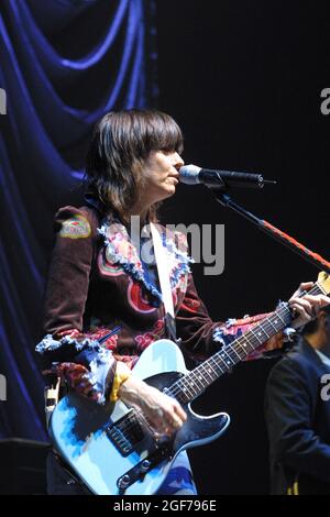 Chrissie Hynde, lead singer of The Pretenders, singing in concert at ...