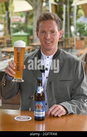 Munich, Germany. 23rd Aug, 2021. The moderator Uschi Dämmrich von ...