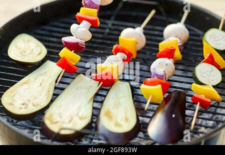 vegetables and mushrooms roasting on brazier grill Stock Photo - Alamy