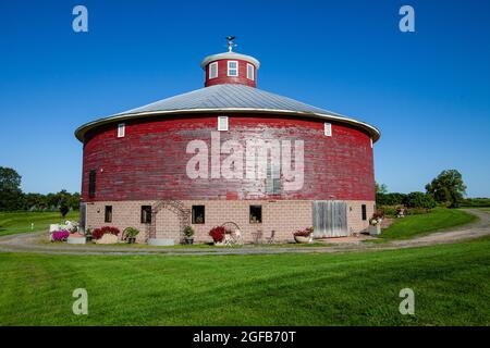 Wausau, Wisconsin, USA, August 15, 2021: Round red barn at Willow ...
