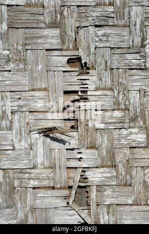 Old woven bamboo wall background texture Stock Photo - Alamy