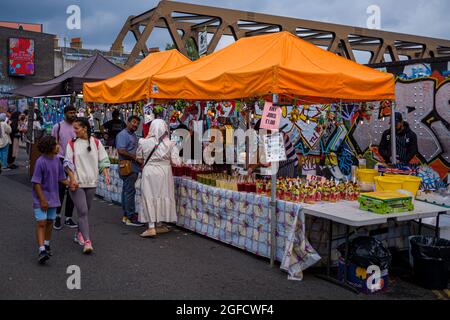 Brick Lane Market Street Food. London Street Food Brick Lane Sunday ...
