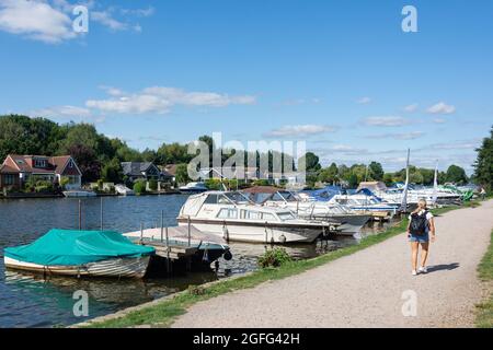 thames river tow path Stock Photo - Alamy