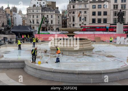 25/08/2021. London, UK. Photo by Ray Tang. A maintenance team clean the ...