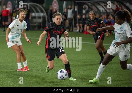 Meghan Klingenberg (25 Portland Thorns) block during the Womens ...