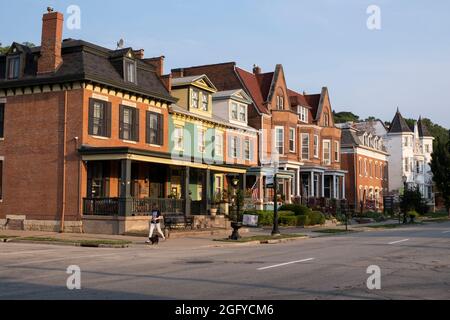 Dubuque, Iowa. Historic Architecture on Bluff Street Stock Photo - Alamy