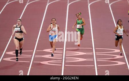 New Zeland's Danielle Aitchison (left) wins the Women's 200m - T36 ...