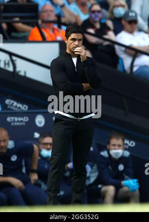Mikel Arteta manager of Arsenal reacts during the Premier League match ...