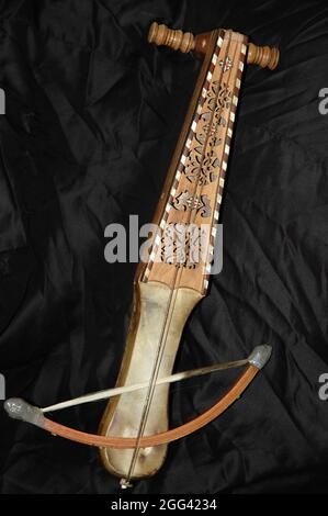Oud Arabic Music Instrument Stock Photo - Alamy