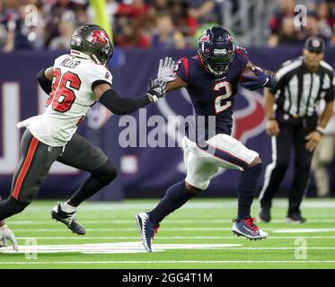 Texans running back Mark Ingram II (2) runs with the ball during NFL ...